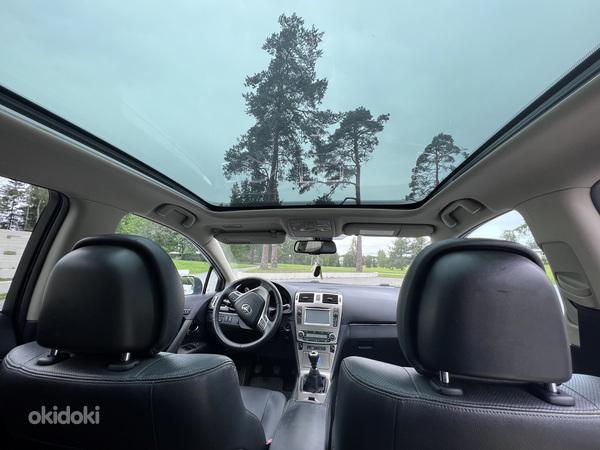 White Toyota Avensis 2012 in Tallinn, with an engine capacity of 2.20 L and mileage of 250 thousand km for 2890 €, photo 5 on AUTOMOTO.COM.LV