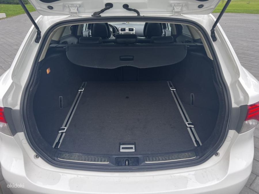 Balts Toyota Avensis 2012 Tallina, ar dzinēja tilpumu 2.20 L un nobraukumu 250 tūkst. km par 2890 €, foto 11 vietnē AUTOMOTO.COM.LV