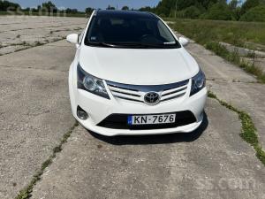 White Toyota Avensis 2013 in Riga, with an engine capacity of 2.00 L and mileage of 180 thousand km for 6360 €, photo 2 on AUTOMOTO.COM.LV