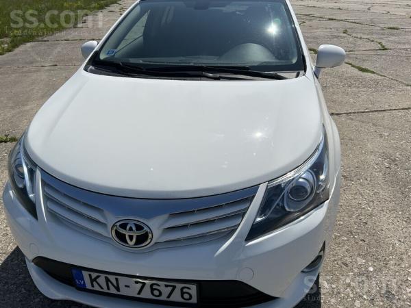 Balts Toyota Avensis 2013 Rīga, ar dzinēja tilpumu 2.00 L un nobraukumu 180 tūkst. km par 6360 €, foto 7 vietnē AUTOMOTO.COM.LV