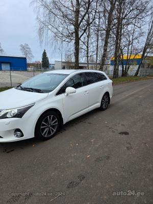White Toyota Avensis 2013 in Tallinn, with an engine capacity of 1.80 L and mileage of 271 thousand km for 6500 €, photo 2 on AUTOMOTO.COM.LV