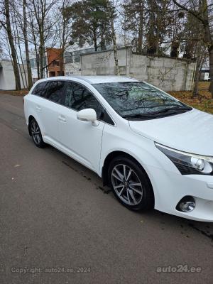 White Toyota Avensis 2013 in Tallinn, with an engine capacity of 1.80 L and mileage of 271 thousand km for 6500 €, photo 3 on AUTOMOTO.COM.LV