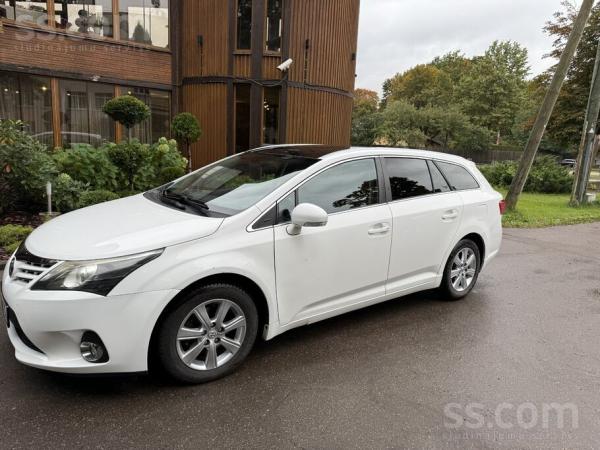 Balts Toyota Avensis 2013 Rīga, ar dzinēja tilpumu 2.00 L un nobraukumu 257 tūkst. km par 5000 €, foto 2 vietnē AUTOMOTO.COM.LV