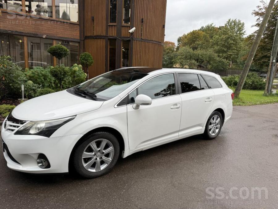 Balts Toyota Avensis 2013 Rīga, ar dzinēja tilpumu 2.00 L un nobraukumu 257 tūkst. km par 5000 €, foto 2 vietnē AUTOMOTO.COM.LV