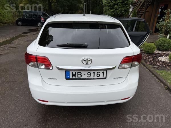 Balts Toyota Avensis 2013 Rīga, ar dzinēja tilpumu 2.00 L un nobraukumu 257 tūkst. km par 5000 €, foto 7 vietnē AUTOMOTO.COM.LV
