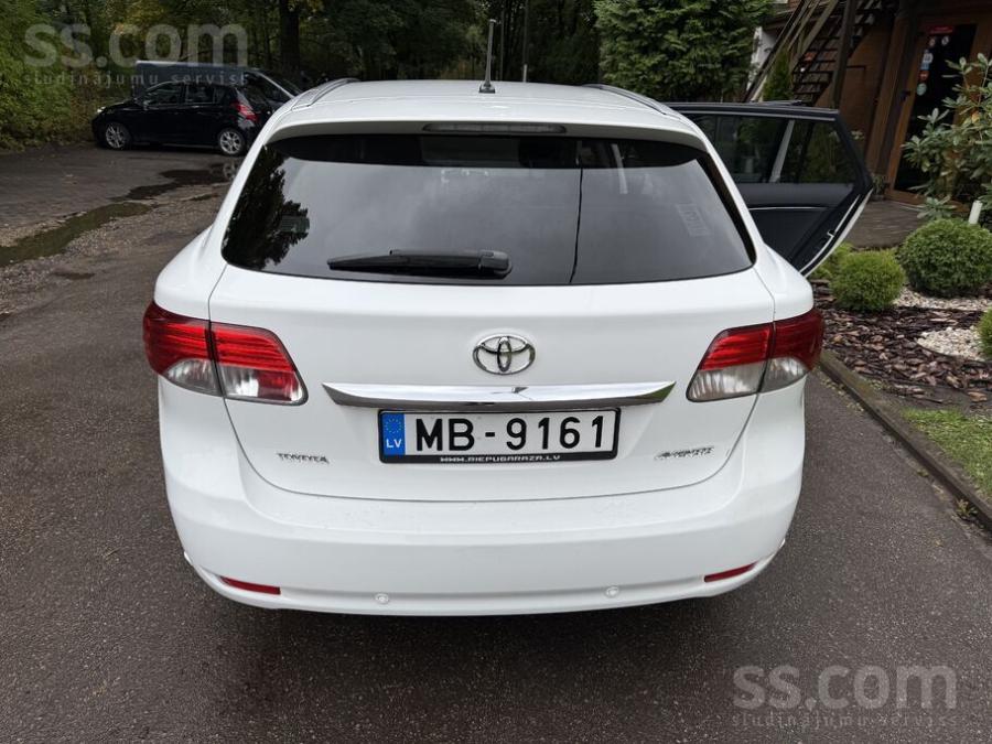 Balts Toyota Avensis 2013 Rīga, ar dzinēja tilpumu 2.00 L un nobraukumu 257 tūkst. km par 5000 €, foto 7 vietnē AUTOMOTO.COM.LV