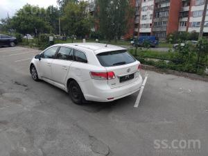 Белый Тойота Авенсис 2013 в Рига, объемом двигателя 1.60 л и пробегом 400 тыс. км за 1200 €, фото 5 на AUTOMOTO.COM.LV