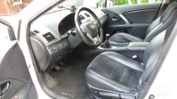 Balts Toyota Avensis 2013 Aizkraukle, ar dzinēja tilpumu 2.00 L un nobraukumu 220 tūkst. km par 5800 €, foto 8 vietnē AUTOMOTO.COM.LV