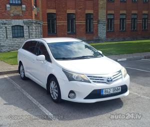 Balts Toyota Avensis 2013 Tallina, ar dzinēja tilpumu 1.80 L un nobraukumu 285 tūkst. km par 7300 €, foto  vietnē AUTOMOTO.COM.LV