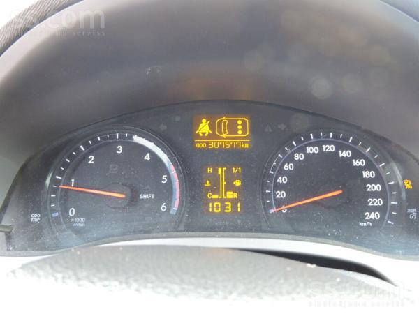 White Toyota Avensis 2013 in Cesis, with an engine capacity of 2.20 L and mileage of 310 thousand km for 3750 €, photo 8 on AUTOMOTO.COM.LV