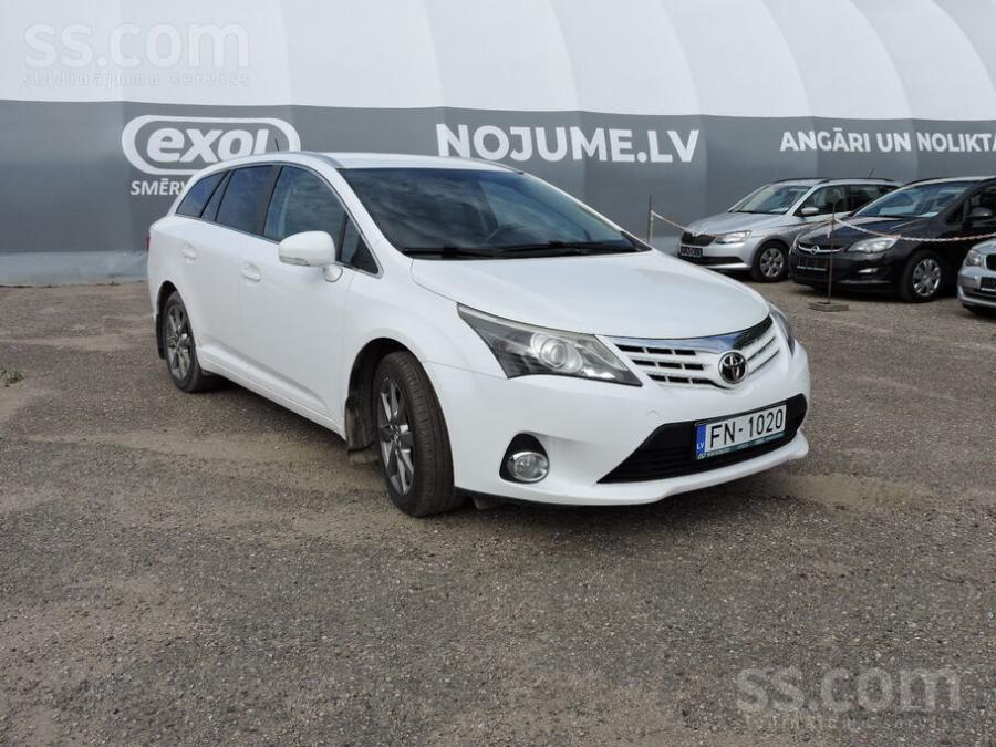 White Toyota Avensis 2013 in Cesis, with an engine capacity of 2.20 L and mileage of 310 thousand km for 3750 €, photo 3 on AUTOMOTO.COM.LV