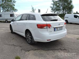 White Toyota Avensis 2013 in Cesis, with an engine capacity of 2.20 L and mileage of 310 thousand km for 3750 €, photo 5 on AUTOMOTO.COM.LV
