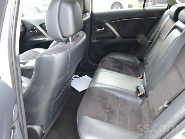 Белый Тойота Авенсис 2013 в Цесис, объемом двигателя 2.20 л и пробегом 310 тыс. км за 3750 €, фото 7 на AUTOMOTO.COM.LV