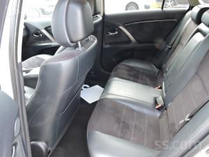 White Toyota Avensis 2013 in Cesis, with an engine capacity of 2.20 L and mileage of 310 thousand km for 3750 €, photo 8 on AUTOMOTO.COM.LV