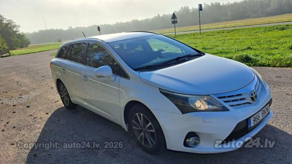 Balts Toyota Avensis 2013 Kohtla-Jerve, ar dzinēja tilpumu 2.00 L un nobraukumu 320 tūkst. km par 3170 €, foto 3 vietnē AUTOMOTO.COM.LV