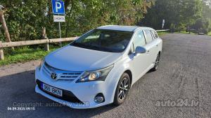White Toyota Avensis 2013 in Kohtla-Jarve, with an engine capacity of 2.00 L and mileage of 320 thousand km for 3170 €, photo  on AUTOMOTO.COM.LV