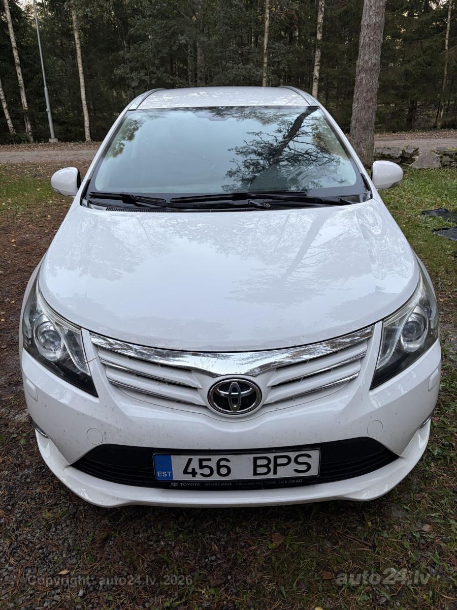 White Toyota Avensis 2013 in Tallinn, with an engine capacity of 1.80 L and mileage of 316 thousand km for 5500 €, photo 4 on AUTOMOTO.COM.LV