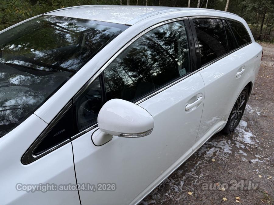 White Toyota Avensis 2013 in Tallinn, with an engine capacity of 1.80 L and mileage of 316 thousand km for 5500 €, photo 8 on AUTOMOTO.COM.LV