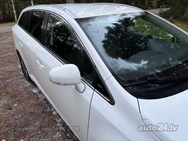 Toyota Avensis 2013 Tallina vietnÄ Balts Toyota Avensis 2013 Tallina, ar dzinÄja tilpumu 1.80 L un nobraukumu 316 tÅ«kst. km par 5500 ā¬, foto 9 vietnÄ AUTOMOTO.COM.LV