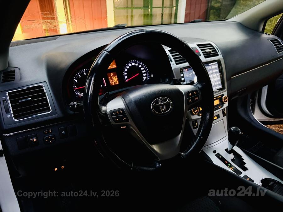 White Toyota Avensis 2013 in Tallinn, with an engine capacity of 1.80 L and mileage of 316 thousand km for 5500 €, photo 14 on AUTOMOTO.COM.LV