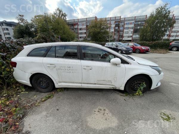 Тойота Авенсис 2013 в Рига на AUTOMOTO.COM.LV Белый Тойота Авенсис 2013 в Рига, объемом двигателя 1.60 л и пробегом 0 тыс. км за 990 €, фото 5 на AUTOMOTO.COM.LV