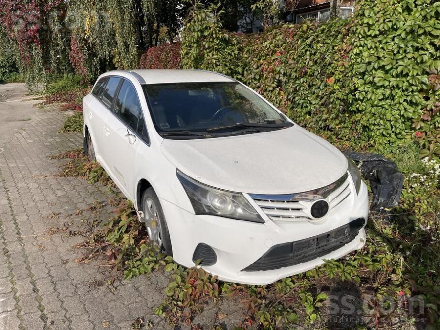 Белый Тойота Авенсис 2013 в Рига, объемом двигателя 1.60 л и пробегом 0 тыс. км за 990 €, фото 1 на AUTOMOTO.COM.LV