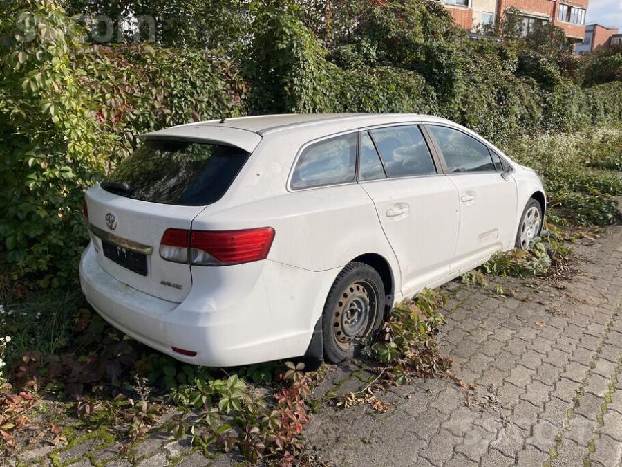 Белый Тойота Авенсис 2013 в Рига, объемом двигателя 1.60 л и пробегом 0 тыс. км за 990 €, фото 4 на AUTOMOTO.COM.LV
