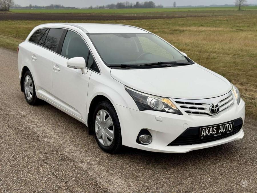 Balts Toyota Avensis 2014 Vilkaviškis, ar dzinēja tilpumu 2.00 L un nobraukumu 292 tūkst. km par 5600 €, foto 2 vietnē AUTOMOTO.COM.LV