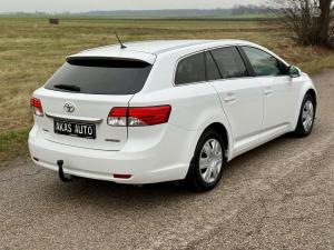 Balts Toyota Avensis 2014 Vilkaviškis, ar dzinēja tilpumu 2.00 L un nobraukumu 292 tūkst. km par 5600 €, foto 3 vietnē AUTOMOTO.COM.LV
