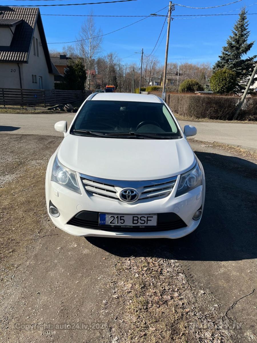 White Toyota Avensis 2014 in Tallinn, with an engine capacity of 1.80 L and mileage of 359 thousand km for 5300 €, photo 3 on AUTOMOTO.COM.LV