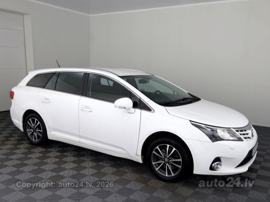 Balts Toyota Avensis 2014 Tallina, ar dzinēja tilpumu 1.80 L un nobraukumu 342 tūkst. km par 3499 €, foto 1 vietnē AUTOMOTO.COM.LV