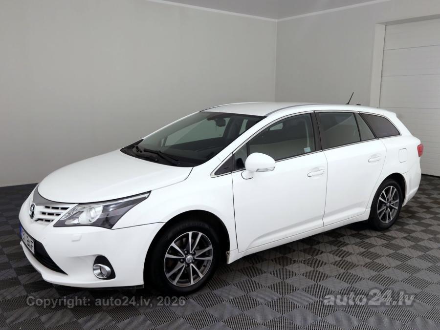 Balts Toyota Avensis 2014 Tallina, ar dzinēja tilpumu 1.80 L un nobraukumu 342 tūkst. km par 3499 €, foto 3 vietnē AUTOMOTO.COM.LV