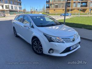 Balts Toyota Avensis 2014 Tallina, ar dzinēja tilpumu 1.80 L un nobraukumu 350 tūkst. km par 4490 €, foto  vietnē AUTOMOTO.COM.LV