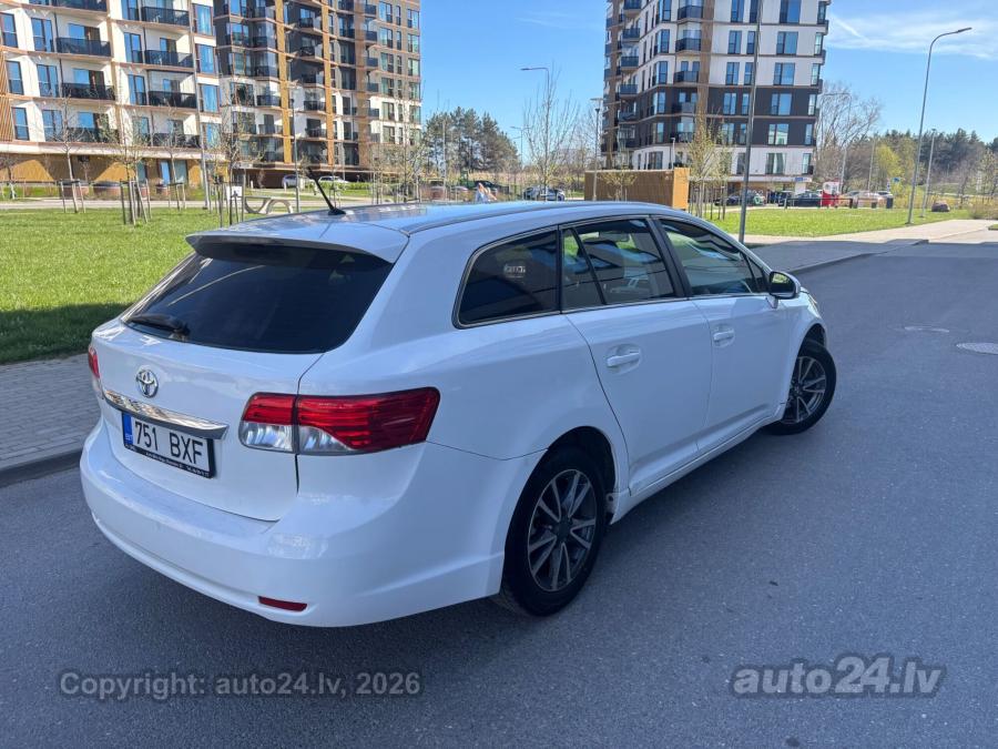 Balts Toyota Avensis 2014 Tallina, ar dzinēja tilpumu 1.80 L un nobraukumu 350 tūkst. km par 4490 €, foto 5 vietnē AUTOMOTO.COM.LV