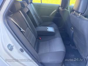 Balts Toyota Avensis 2014 Tallina, ar dzinēja tilpumu 1.80 L un nobraukumu 350 tūkst. km par 4490 €, foto 6 vietnē AUTOMOTO.COM.LV