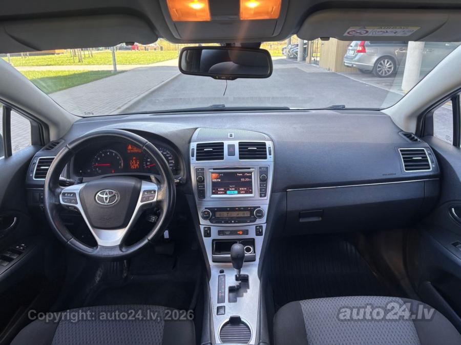 Balts Toyota Avensis 2014 Tallina, ar dzinēja tilpumu 1.80 L un nobraukumu 350 tūkst. km par 4490 €, foto 8 vietnē AUTOMOTO.COM.LV