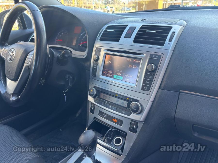 Balts Toyota Avensis 2014 Tallina, ar dzinēja tilpumu 1.80 L un nobraukumu 350 tūkst. km par 4490 €, foto 9 vietnē AUTOMOTO.COM.LV