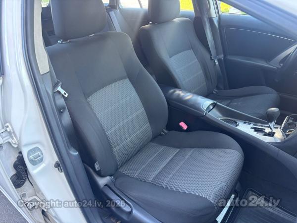Белый Тойота Авенсис 2014 в Таллин, объемом двигателя 1.80 л и пробегом 350 тыс. км за 4490 €, фото 9 на AUTOMOTO.COM.LV