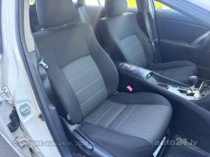 Balts Toyota Avensis 2014 Tallina, ar dzinēja tilpumu 1.80 L un nobraukumu 350 tūkst. km par 4490 €, foto 10 vietnē AUTOMOTO.COM.LV