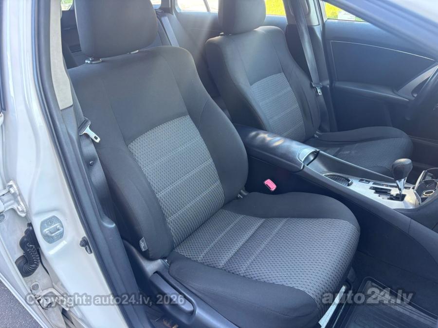 Balts Toyota Avensis 2014 Tallina, ar dzinēja tilpumu 1.80 L un nobraukumu 350 tūkst. km par 4490 €, foto 10 vietnē AUTOMOTO.COM.LV
