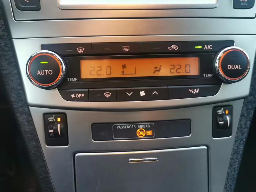 Белый Тойота Авенсис 2014 в Кулдига, объемом двигателя 2.00 л и пробегом 255 тыс. км за 7000 €, фото 16 на AUTOMOTO.COM.LV