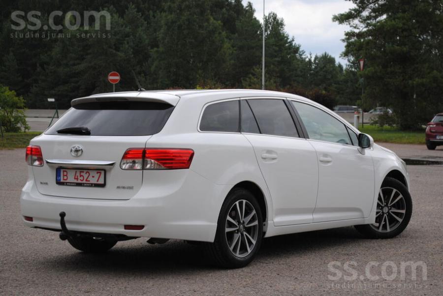 Balts Toyota Avensis 2014 Rīga, ar dzinēja tilpumu 2.00 L un nobraukumu 247 tūkst. km par 5990 €, foto 3 vietnē AUTOMOTO.COM.LV
