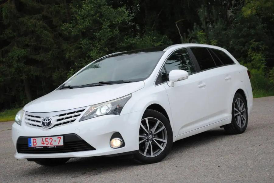 Balts Toyota Avensis 2014 Rīga, ar dzinēja tilpumu 2.00 L un nobraukumu 247 tūkst. km par 5990 €, foto 1 vietnē AUTOMOTO.COM.LV