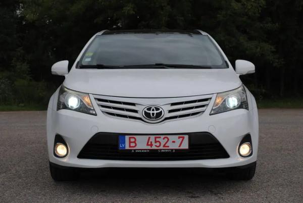 Balts Toyota Avensis 2014 Rīga, ar dzinēja tilpumu 2.00 L un nobraukumu 247 tūkst. km par 5990 €, foto 5 vietnē AUTOMOTO.COM.LV