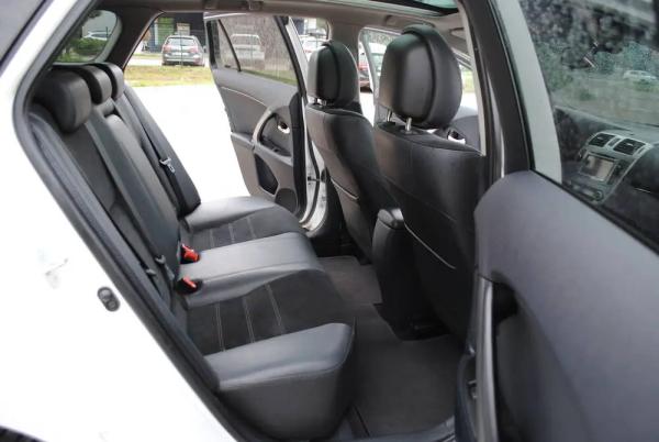 Balts Toyota Avensis 2014 Rīga, ar dzinēja tilpumu 2.00 L un nobraukumu 247 tūkst. km par 5990 €, foto 10 vietnē AUTOMOTO.COM.LV