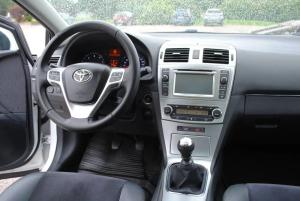 Balts Toyota Avensis 2014 Rīga, ar dzinēja tilpumu 2.00 L un nobraukumu 247 tūkst. km par 5990 €, foto 15 vietnē AUTOMOTO.COM.LV