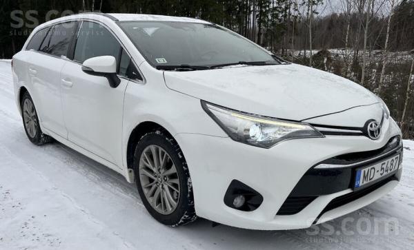 White Toyota Avensis 2015 in Riga, with an engine capacity of 2.00 L and mileage of 330 thousand km for 8300 €, photo 2 on AUTOMOTO.COM.LV