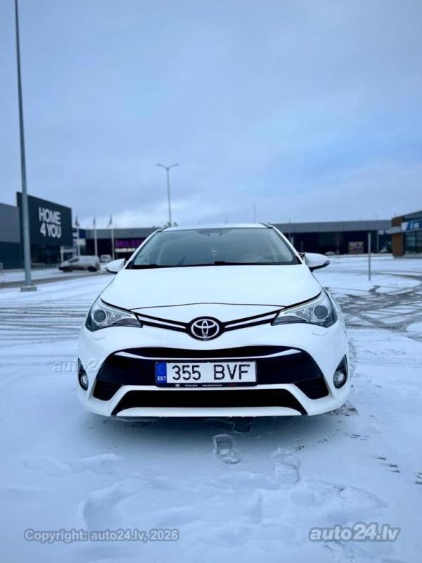 White Toyota Avensis 2015 in Tallinn, with an engine capacity of 1.80 L and mileage of 250 thousand km for 9300 €, photo 1 on AUTOMOTO.COM.LV
