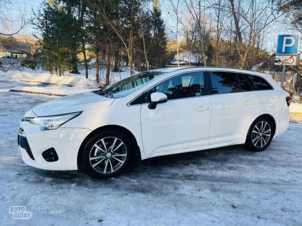 Balts Toyota Avensis 2015 Viļņa, ar dzinēja tilpumu 2.00 L un nobraukumu 315 tūkst. km par 11000 €, foto 6 vietnē AUTOMOTO.COM.LV