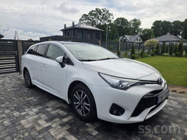 Balts Toyota Avensis 2015 Rīga, ar dzinēja tilpumu 1.60 L un nobraukumu 177 tūkst. km par 8200 €, foto 1 vietnē AUTOMOTO.COM.LV